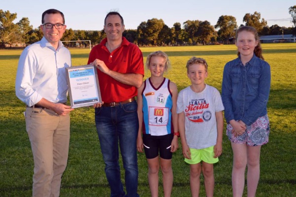 Peter Oliver receives Volunteer Sporting Spirit - Little Athletics ...